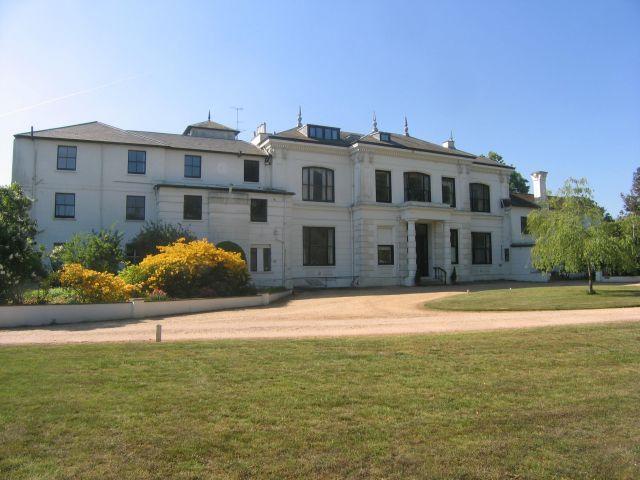 Sandhurst Lodge Terraced house - £945 pcm (£218 pw)