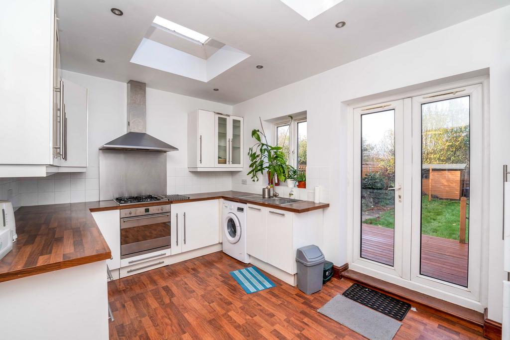Swyncombe Avenue W5 3 bed terraced house - £2,650 pcm (£612 pw)