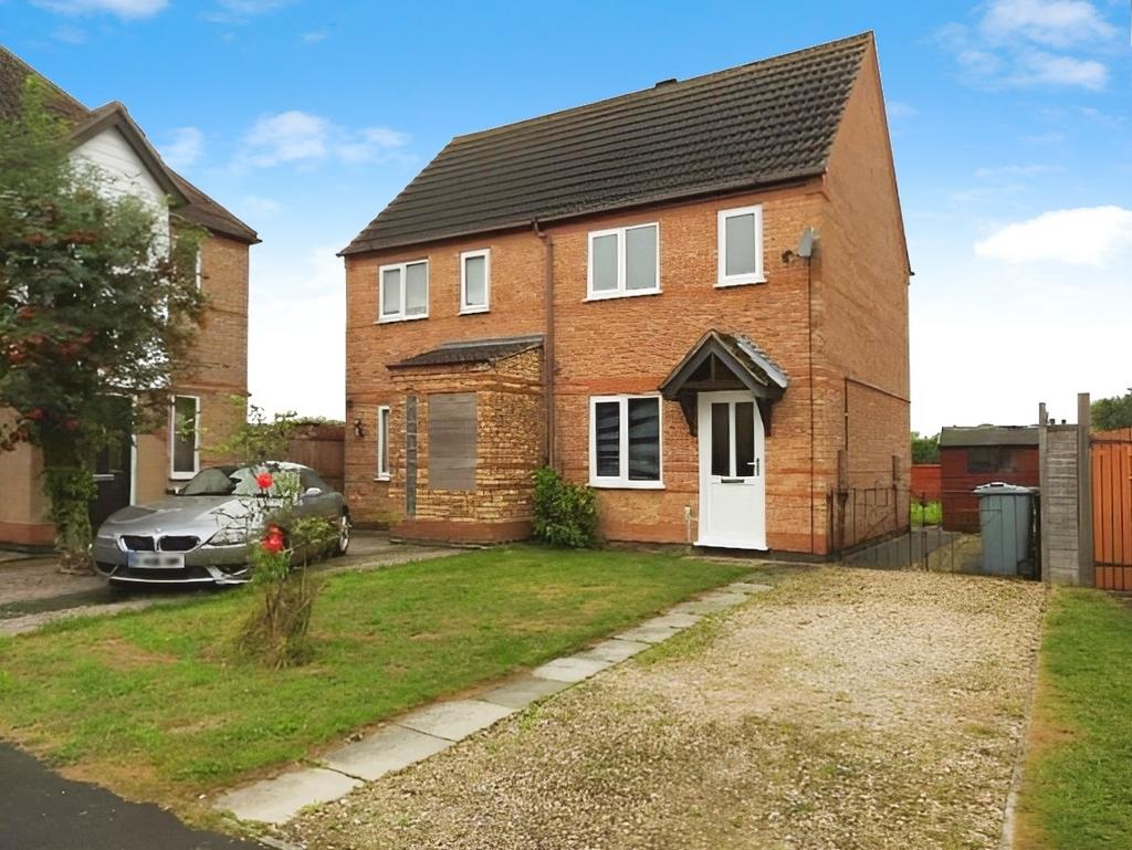 Primrose Close, Morton PE10 2 bed semi-detached house - £850 pcm (£196 pw)