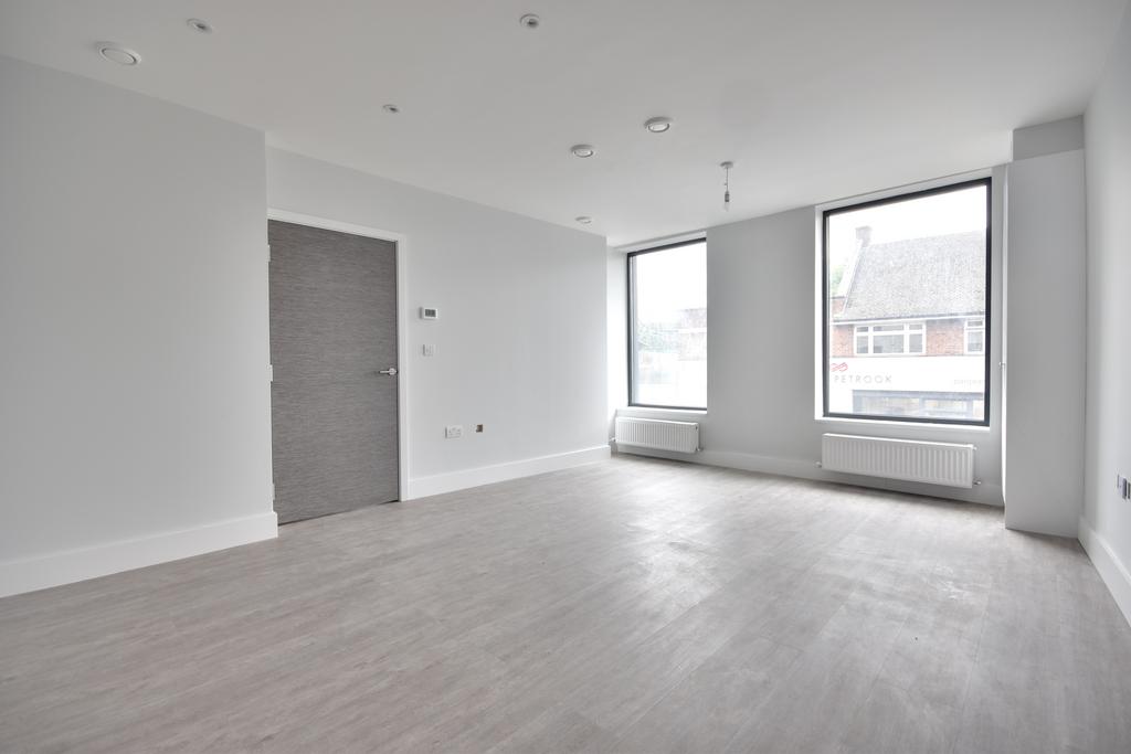 Trinity Court, Marsh Road, Pinner 1 bed apartment - £2,000 pcm (£462 pw)