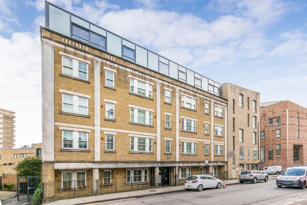 Hackney road 2 bed flat - £2,200 pcm (£508 pw)