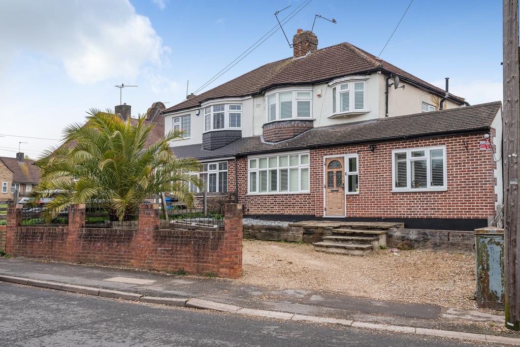 Fore Street, Ruilsip HA5 2HY 4 bed semi-detached house - £2,500 pcm (£ ...