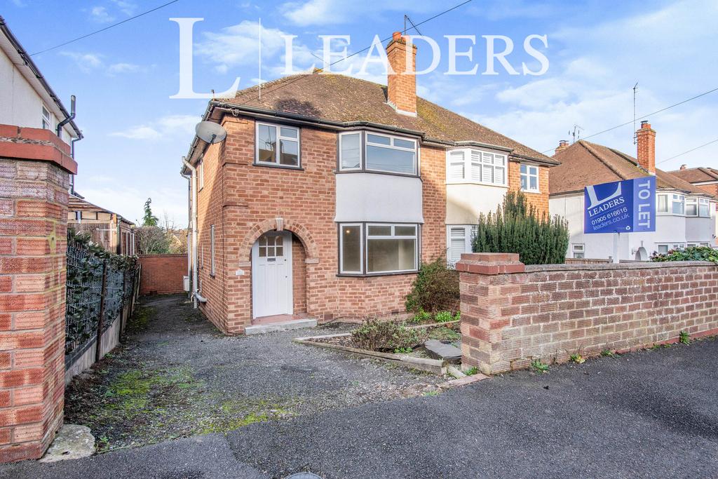 NORTH WORCESTER, AVAILABLE NOW -... 3 bed semi-detached house - £1,100 ...
