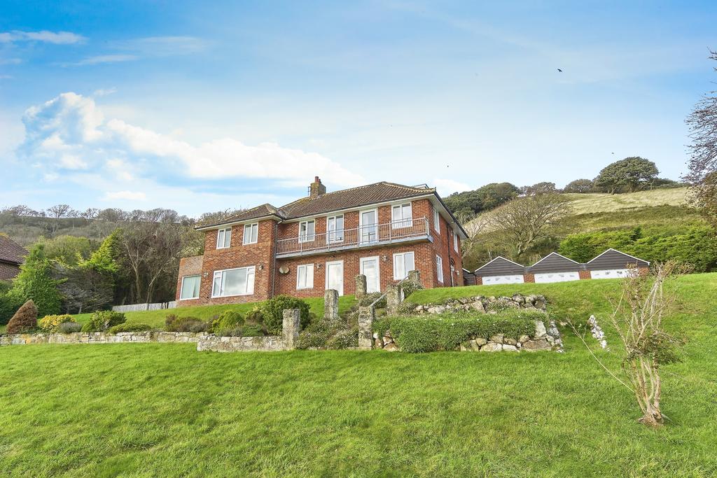 Leeson Road, Ventnor 4 bed detached house - £1,950 pcm (£450 pw)