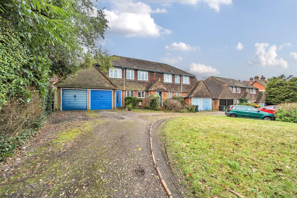 Albury Road, Guildford, GU1 2 bed flat - £289,000