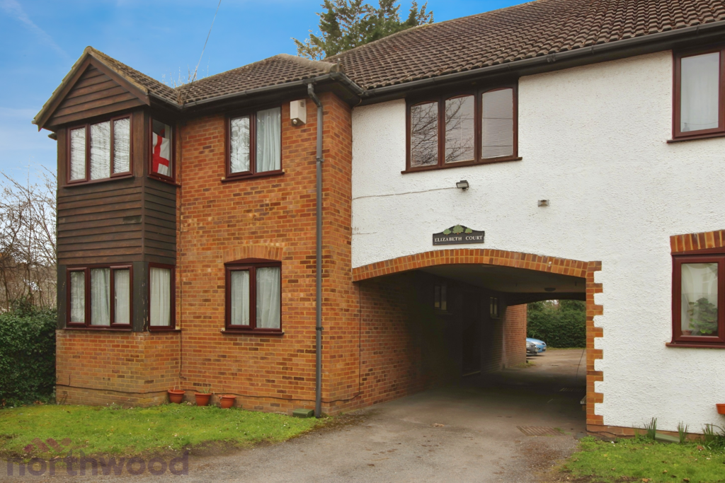 Elizabeth Court, Spring Gardens Road... 1 bed flat - £995 pcm (£230 pw)