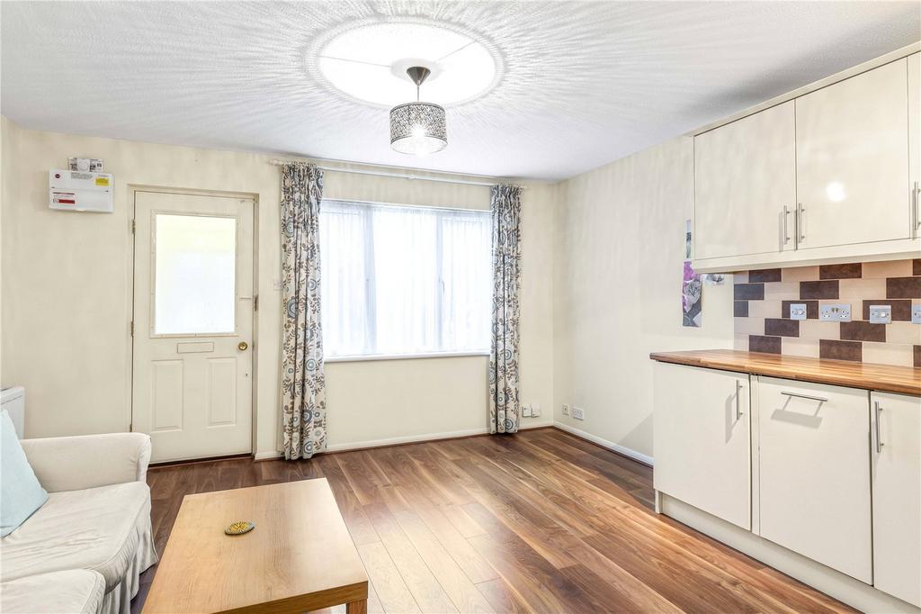 Veronica Gardens, London, SW16 1 bed flat - £1,350 pcm (£312 pw)
