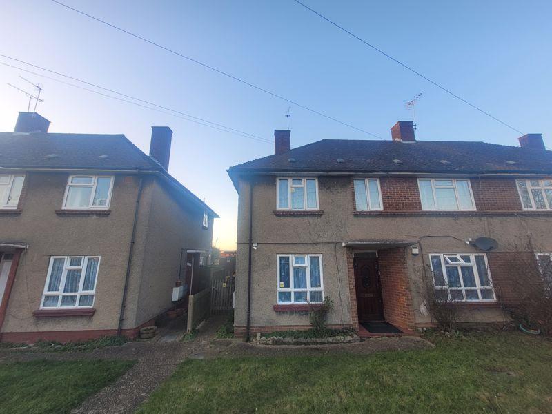 Camrose Avenue, Edgware 2 bed maisonette - £300,000
