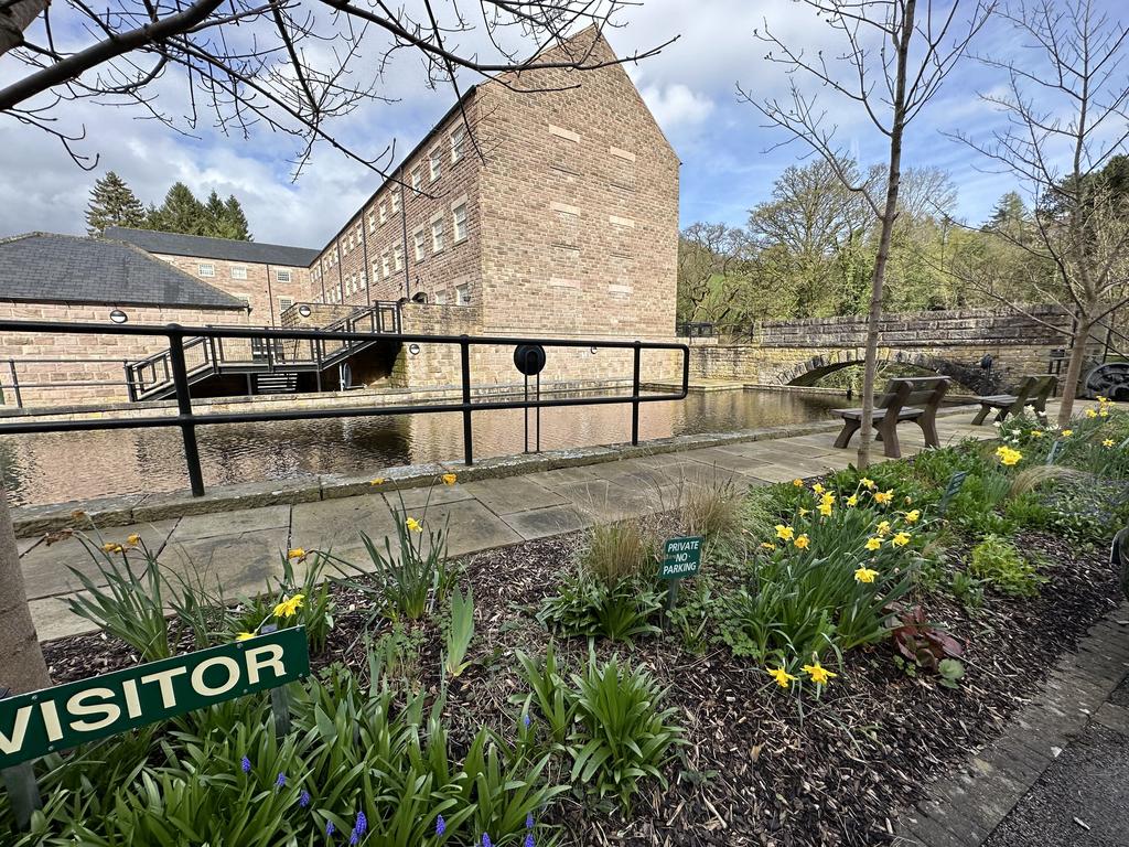5 Calver Mill Calver Derbyshire S32 3YU 2 bed duplex - £365,000