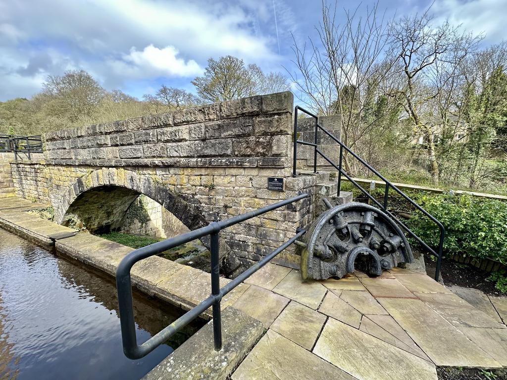 5 Calver Mill Calver Derbyshire S32 3YU 2 bed duplex - £365,000