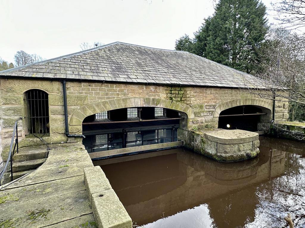 5 Calver Mill Calver Derbyshire S32 3YU 2 bed duplex - £365,000