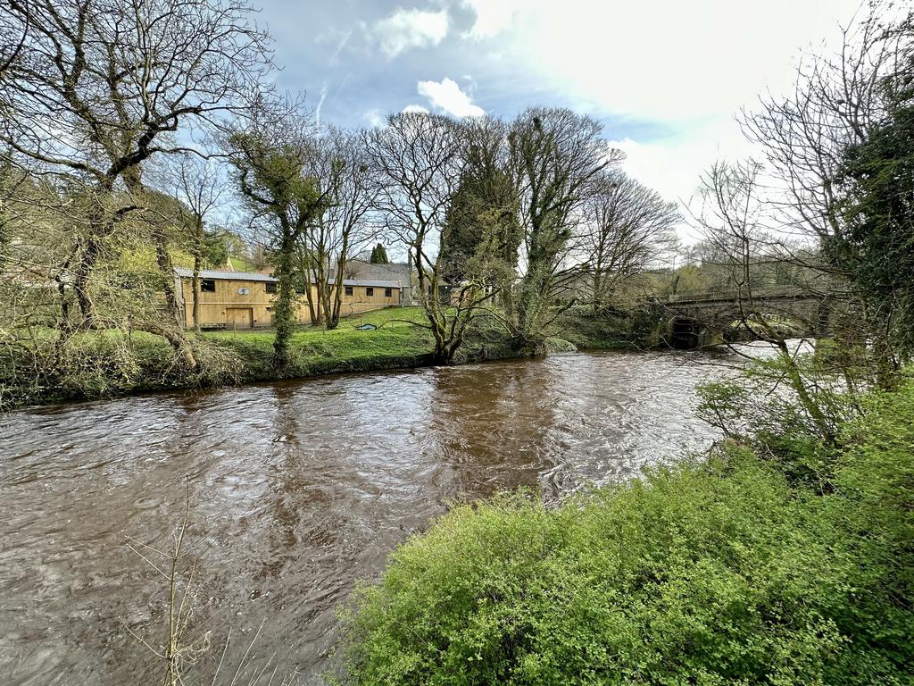 5 Calver Mill Calver Derbyshire S32 3YU 2 bed duplex - £365,000