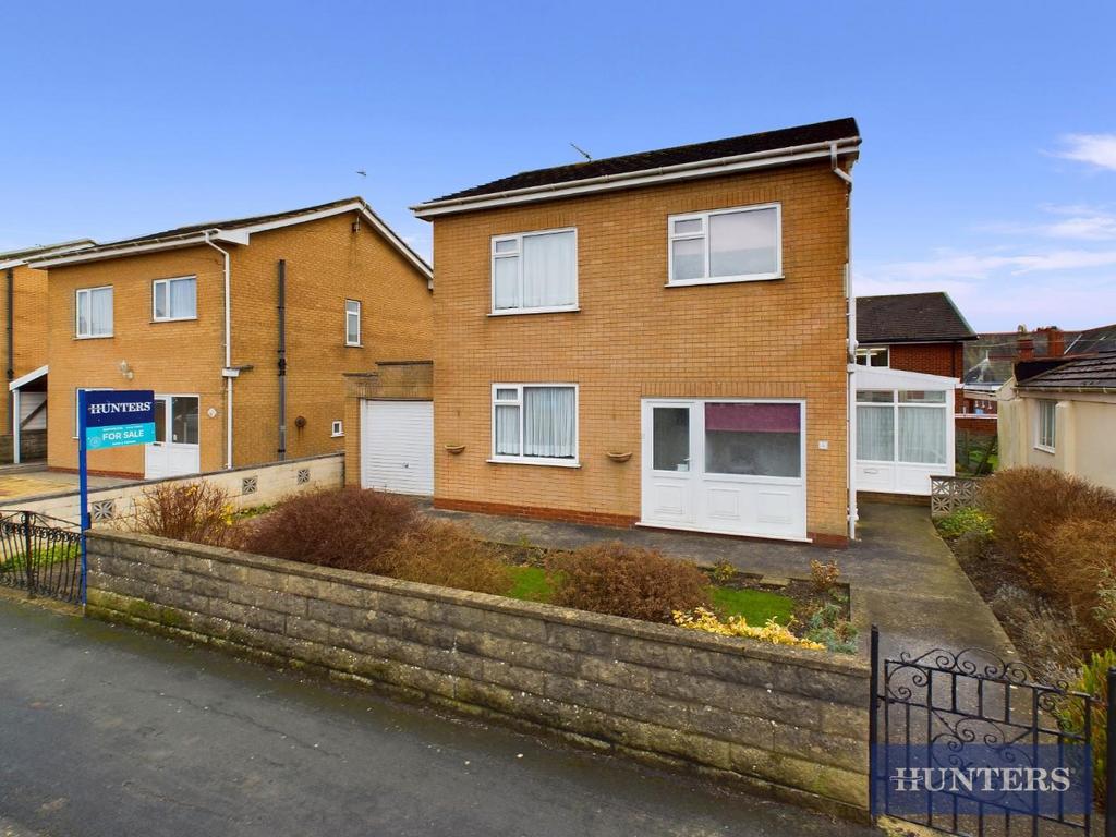 Grove Road, Filey 3 bed detached house - £120,000