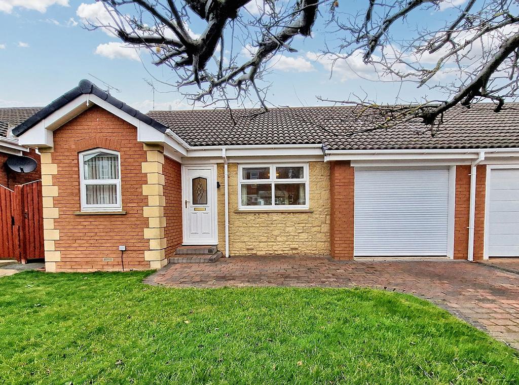 Rowan Close, Bedlington, Northumberland, NE22 7LG 2 bed bungalow for ...