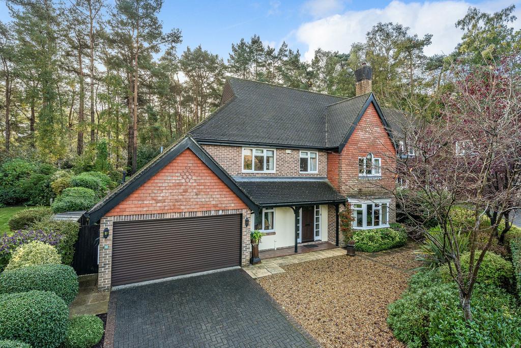 Heatherlands, Storrington, RH20 5 bed detached house - £1,000,000