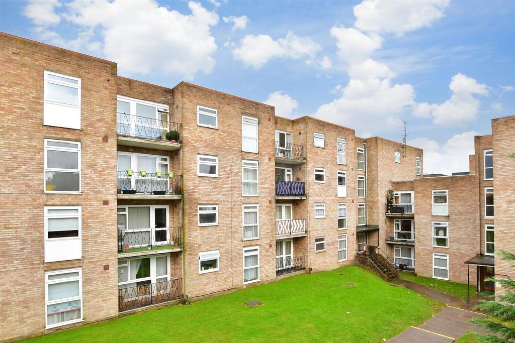 Cheam Road, Sutton, Surrey 1 bed ground floor flat for sale - £180,000