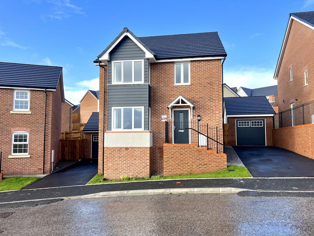 Trefechan, Merthyr CF48 4 bed detached house - £299,995