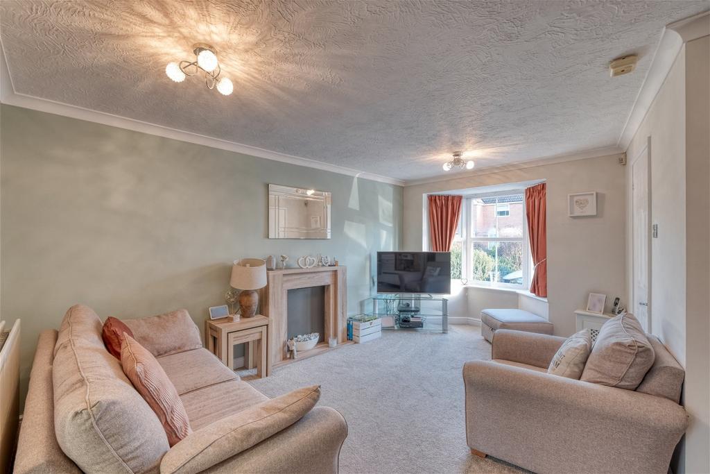 McConnell Close, Aston Fields, Bromsgrove, B60 3SD 3 bed end of terrace ...
