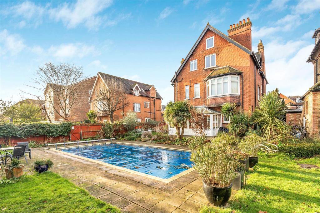 Thrale Road, Furzedown, SW16 2 bed flat - £449,950