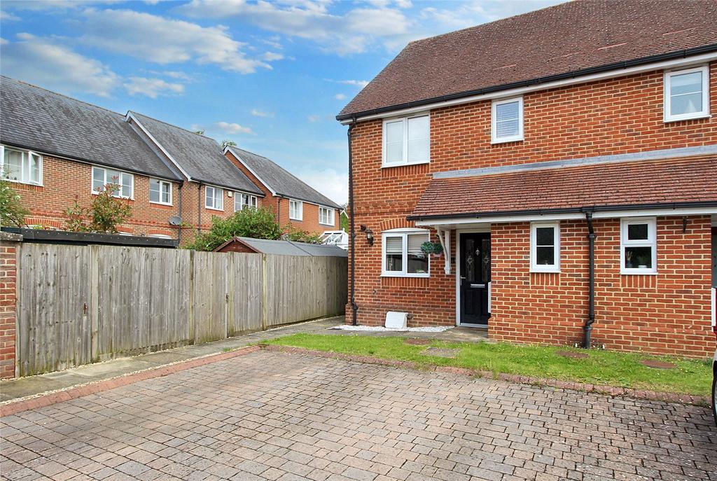 Thornybush Gardens, Medstead... 3 bed end of terrace house - £375,000