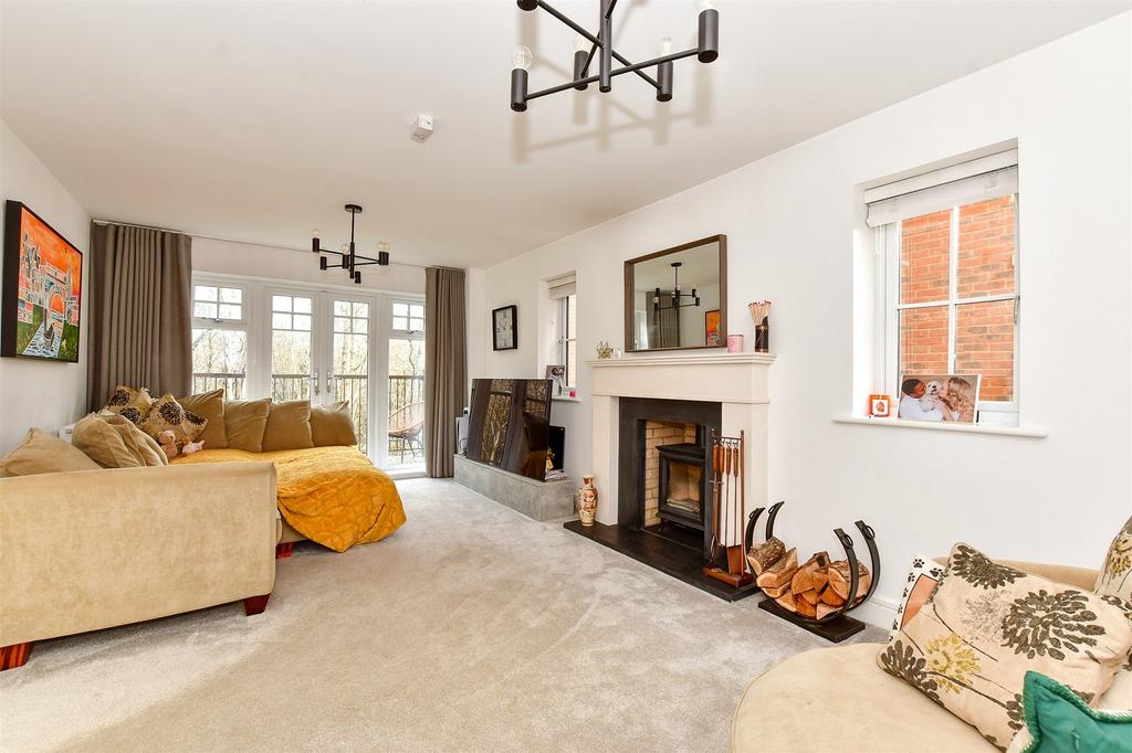 Frank Rosier Way, Tunbridge Wells TN2 4 bed detached house - £1,000,000
