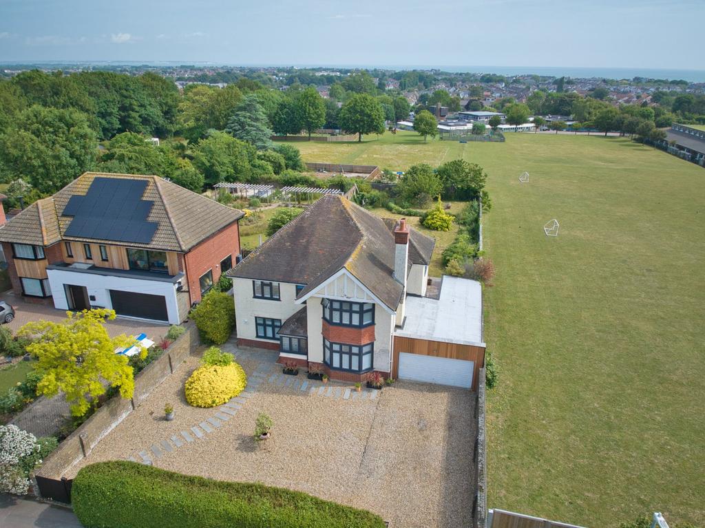 Salisbury Road, Walmer, Deal, Kent, CT14 5 bed detached house - £750,000