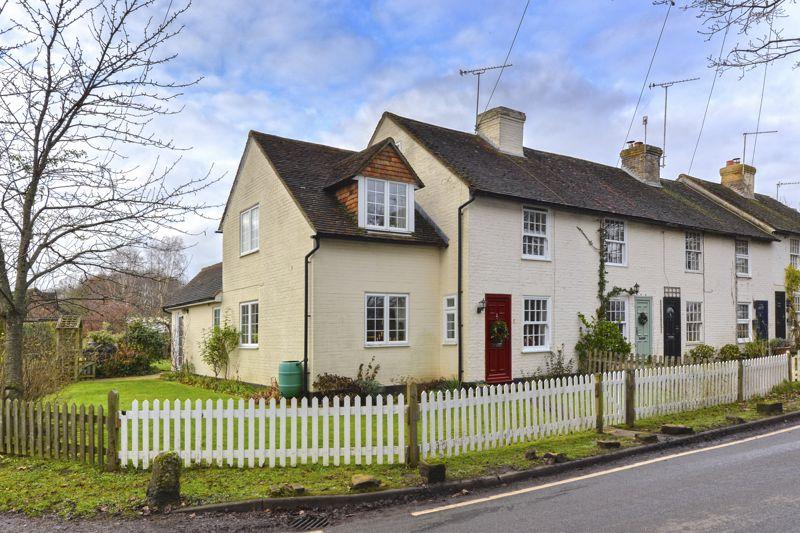 Alders Road, Capel, Tonbridge, Kent... 4 bed end of terrace house - £ ...