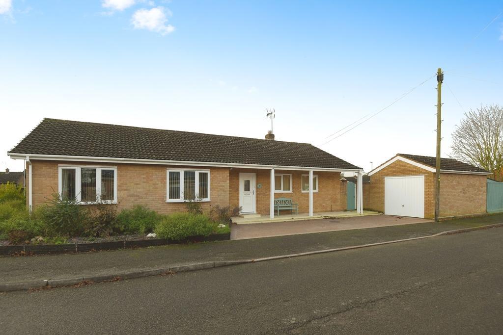 Lebanon Drive, Walsoken, Wisbech, PE13 3RX 3 bed detached bungalow for ...