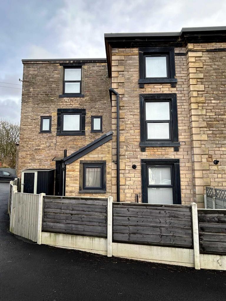 Woodend Mews, Atherton Street, Springhead, Oldham 4 bed townhouse for ...