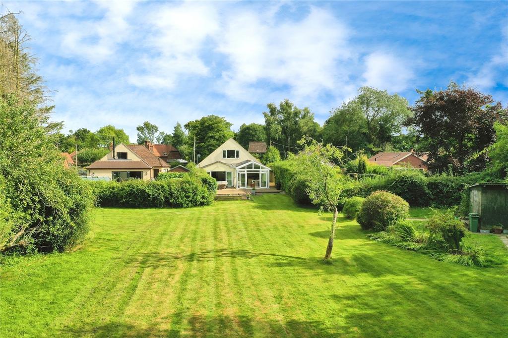 Picklepythe Lane, Beenham, Reading... 4 bed detached house - £875,000