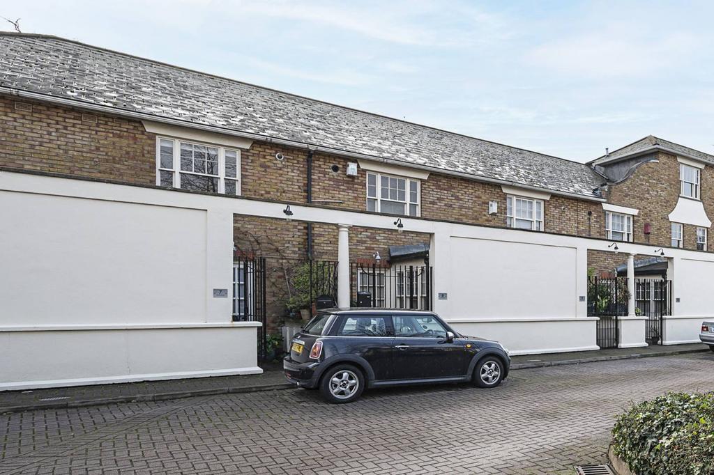 Urswick Road, Hackney, London, E9 2 bed terraced house for sale - £750,000