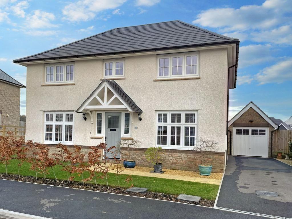 Cavalry Chase, Okehampton 4 bed detached house - £475,000