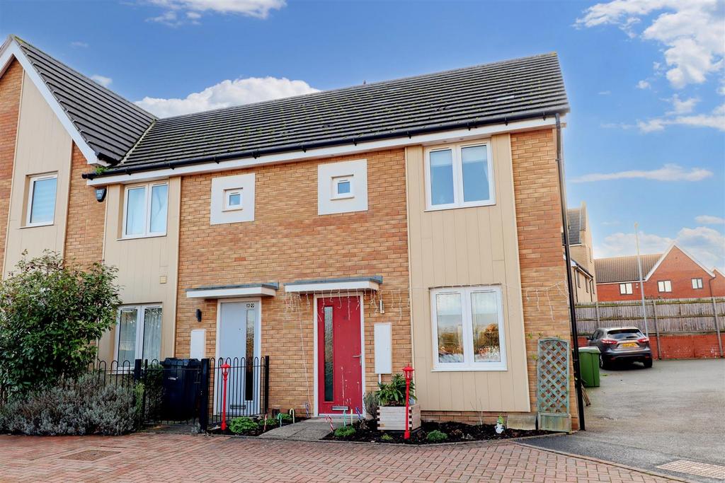 Poethlyn Drive, Norwich NR8 3 bed end of terrace house - £240,000