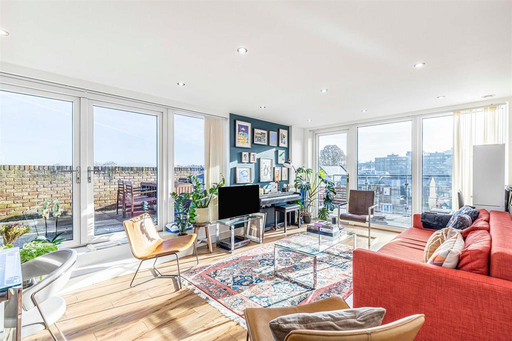 Roehampton Lane, Putney 2 bed flat - £2,700 pcm (£623 pw)