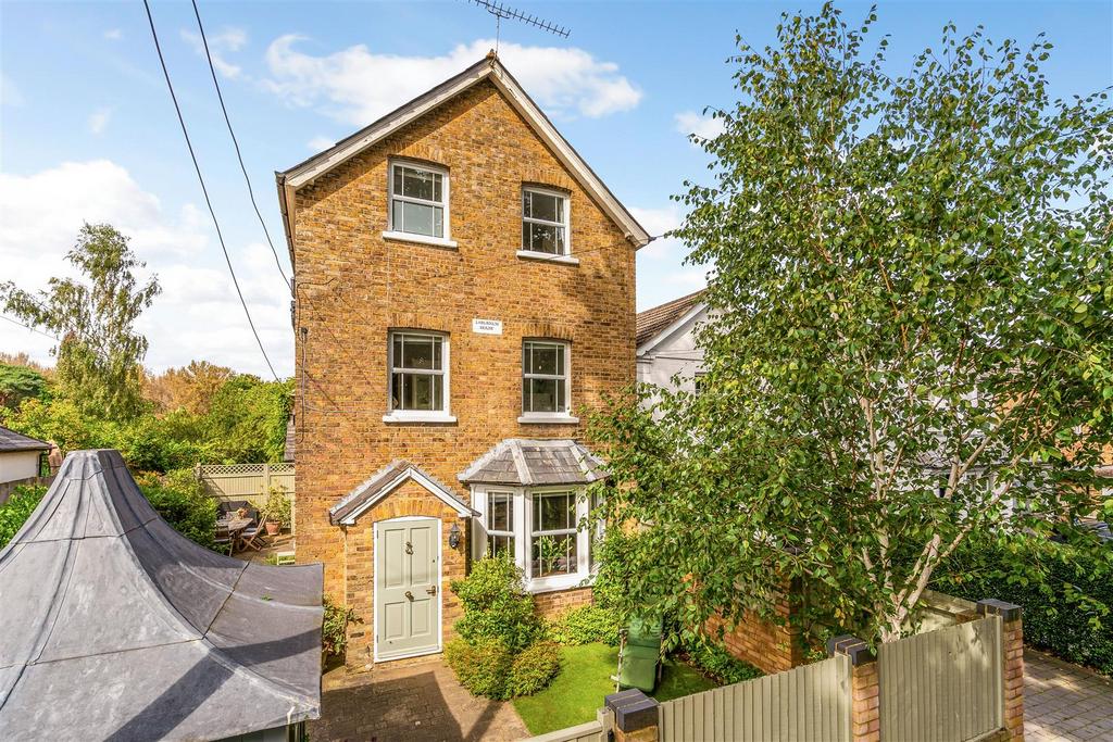 Cheapside Road, Ascot 4 bed detached house - £800,000