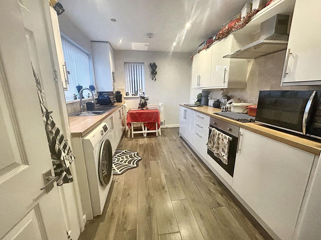 Woodwynd, Leam lane, Gateshead, Tyne and wear, NE10 8RR 4 bed semi ...