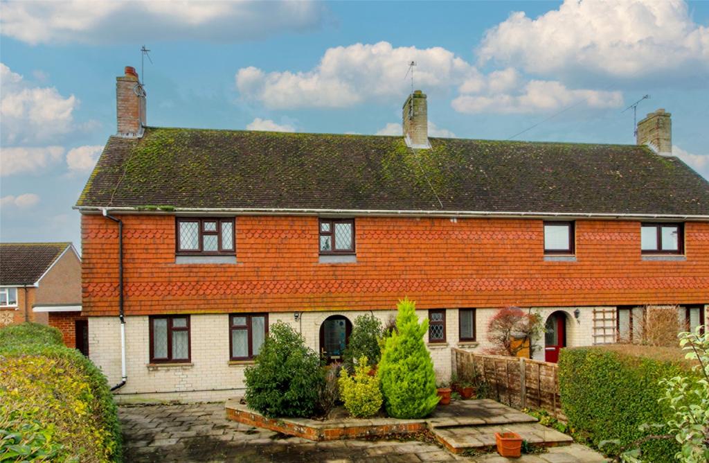 Stane Street Close, Codmore Hill 5 bed semi-detached house for sale - £ ...