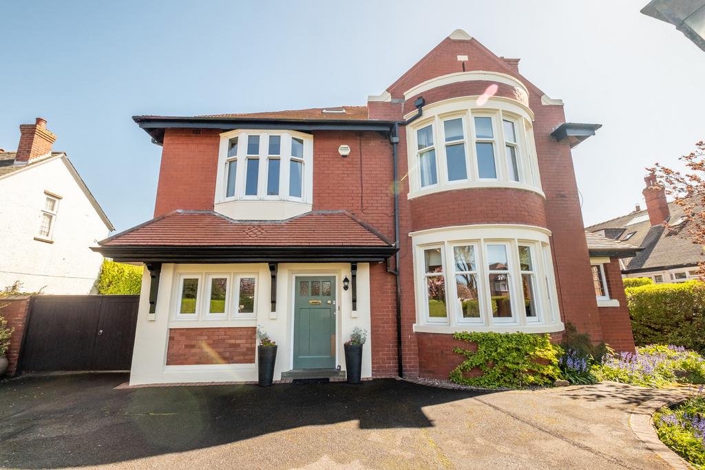 Headroomgate Road, Lytham St. Annes, FY8 5 bed detached house for sale ...