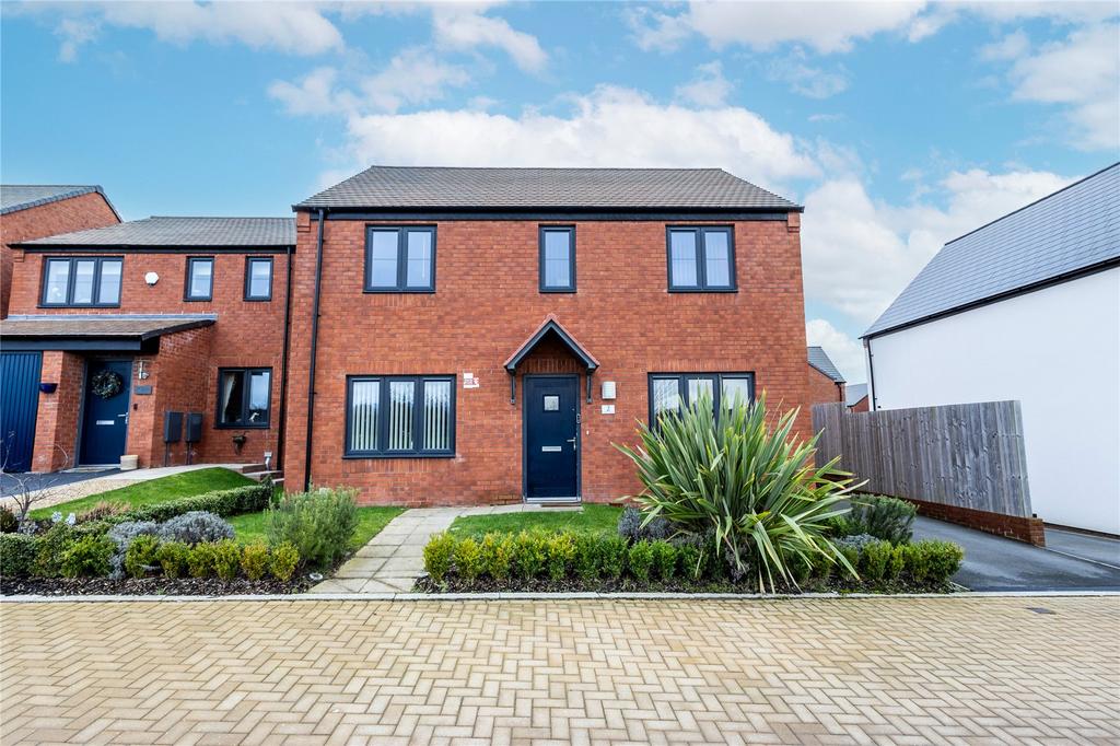 Walkiss Crescent, Lawley, Telford... 4 bed detached house - £320,000