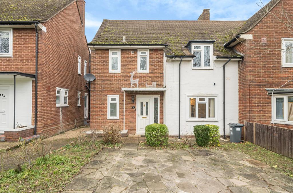 Springfield Gardens, Ruislip, Middlesex 3 bed semi-detached house - £ ...