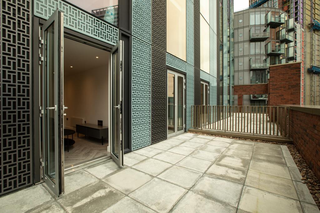 Bankside Boulevard, Cortland at... 1 bed apartment - £1,765 pcm (£407 pw)