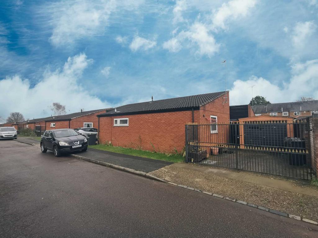 Liddel Close, Luton LU3 3 bed bungalow for sale - £295,000