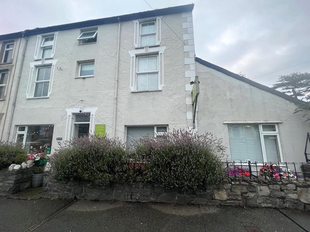 High Street, Llanberis, Gwynedd, LL55 9 bed end of terrace house for ...