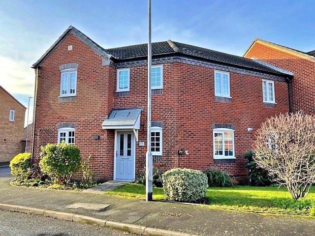 Valley Drive, Wilnecote, Tamworth 3 bed semi-detached house - £265,000