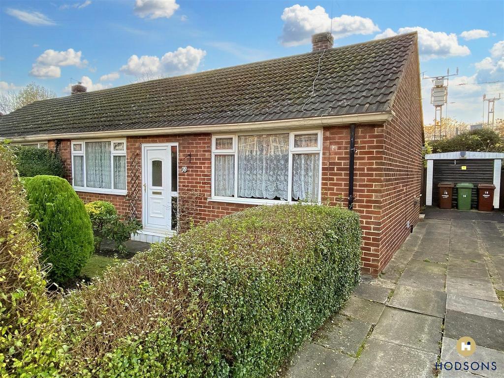 Cliff Park Avenue, Wakefield WF1 2 bed semi-detached bungalow for sale ...