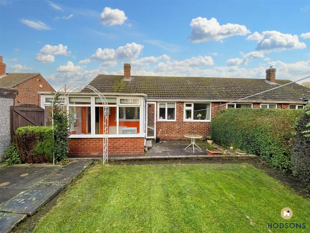 Cliff Park Avenue, Wakefield WF1 2 bed semi-detached bungalow for sale ...