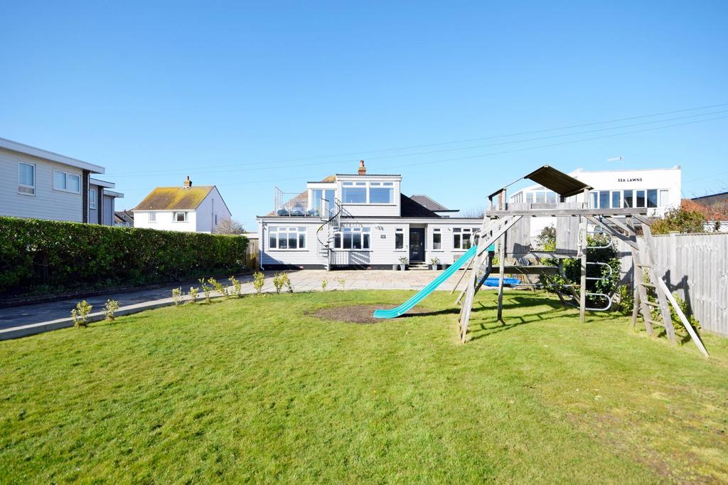 West Drive, Elmer, PO22 5 bed detached house - £800,000