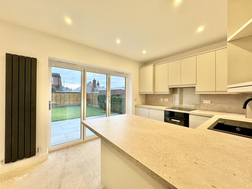 Aketon Road, Castleford 3 bed detached house for sale - £325,000