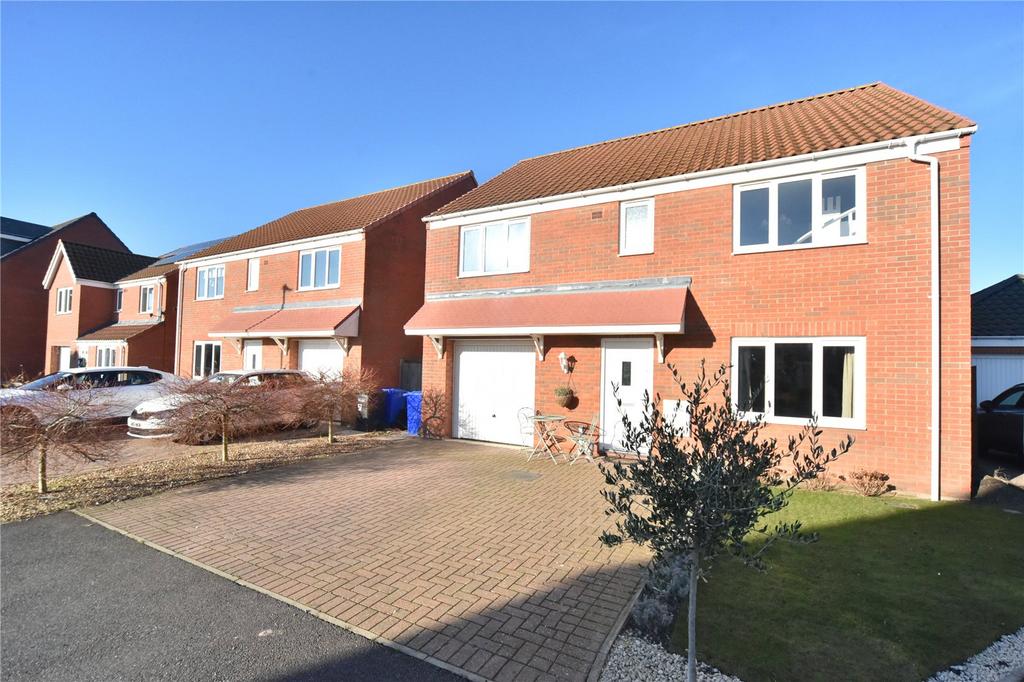 Smoke House View, Beck Row, Bury St.... 5 bed detached house - £382,000