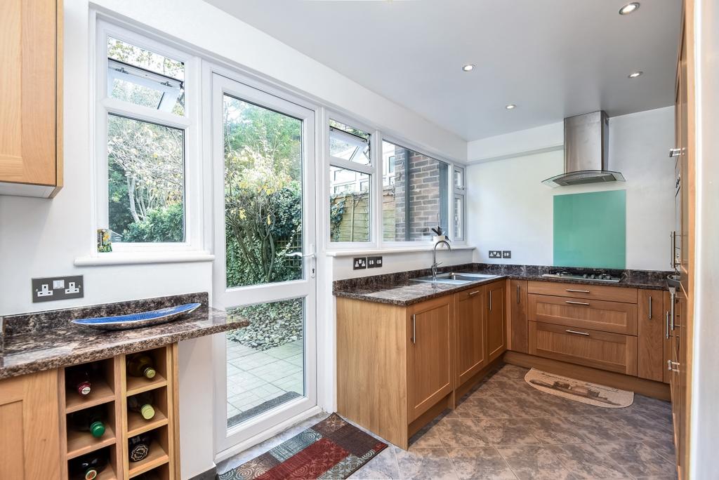 Brenchley Close Chislehurst BR7 2 bed house - £1,850 pcm (£427 pw)